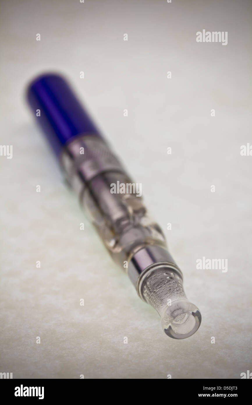 Electronic cigarettes hi-res stock photography and images - Alamy