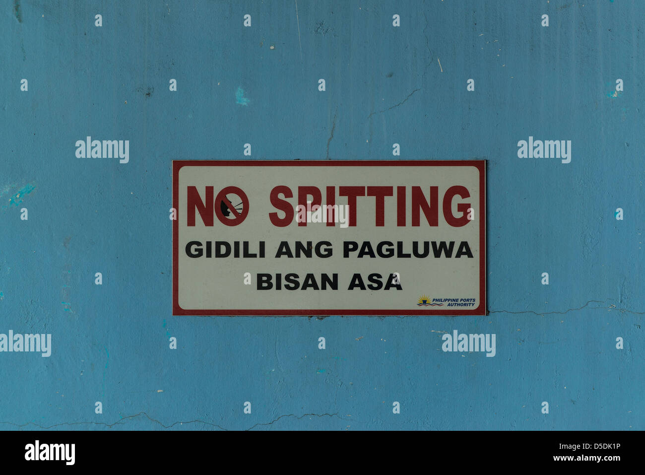 Sign prohibition spitting hi-res stock photography and images - Alamy