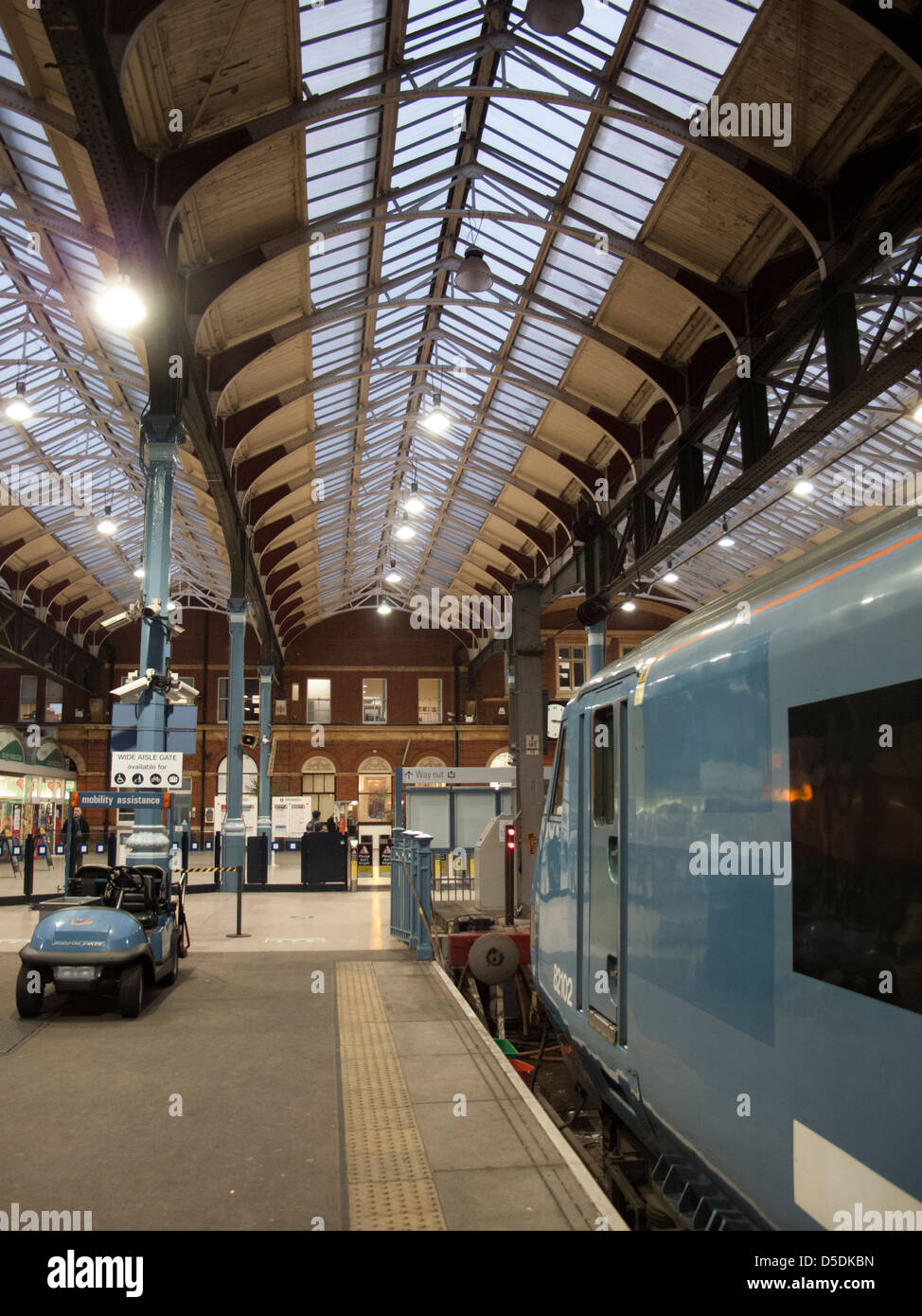 Norwich Railway Station Stock Photo - Alamy