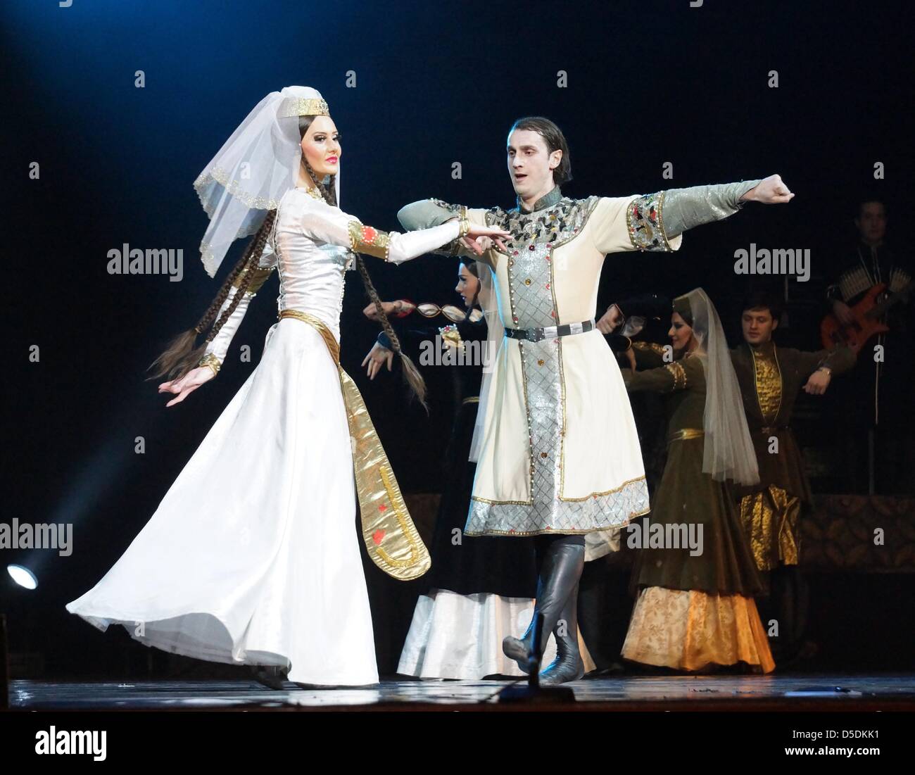 Georgian folk dance hi-res stock photography and images - Alamy