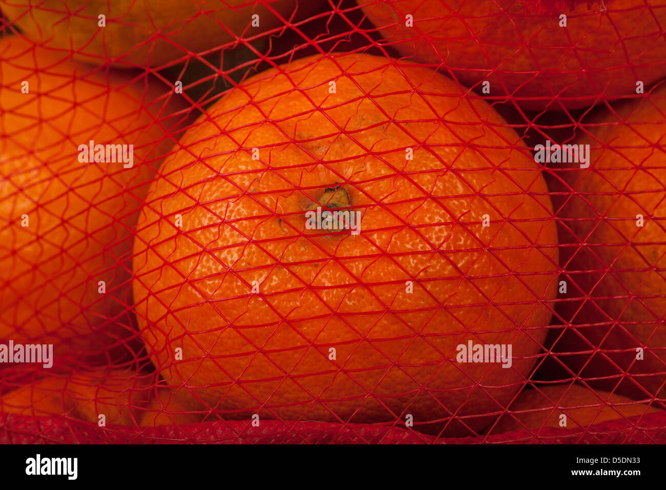 Net bag oranges hi-res stock photography and images - Alamy