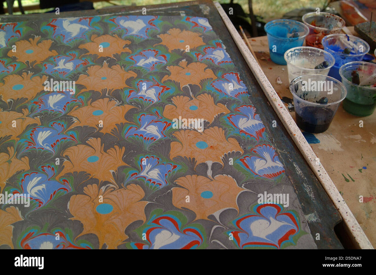 Paper garden hi-res stock photography and images - Alamy