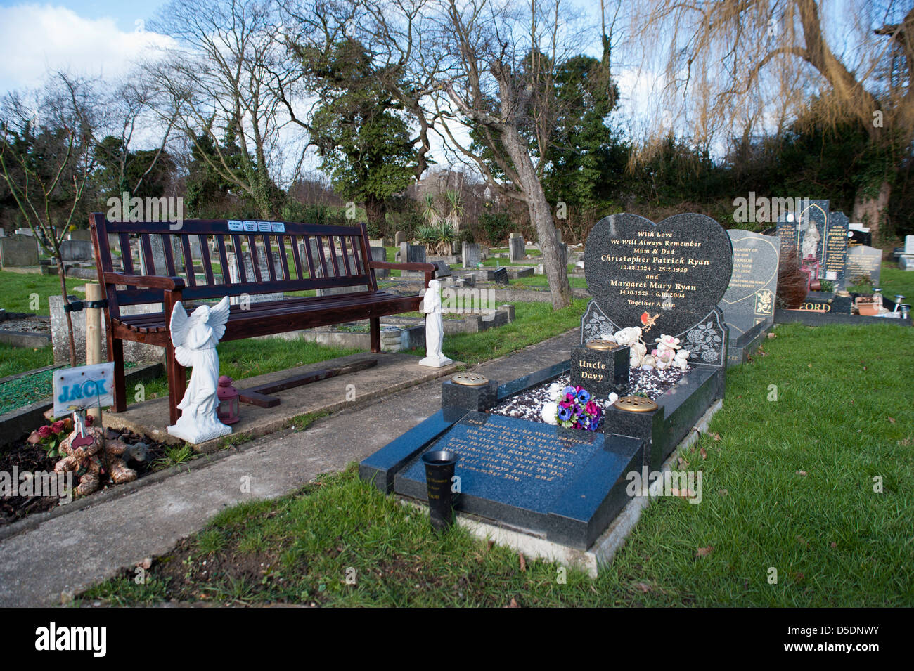 Alperton cemetery London Stock Photo - Alamy