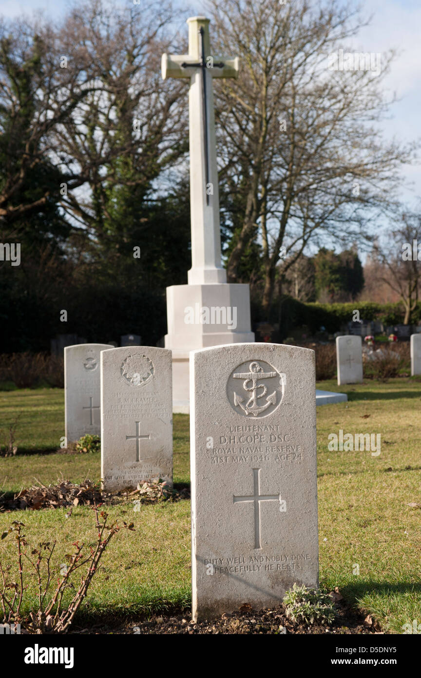 War grave from world war hi-res stock photography and images - Alamy