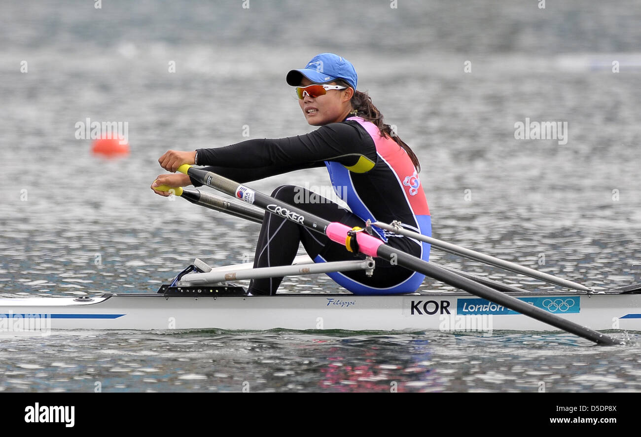 Single sculls hi-res stock photography and images - Alamy
