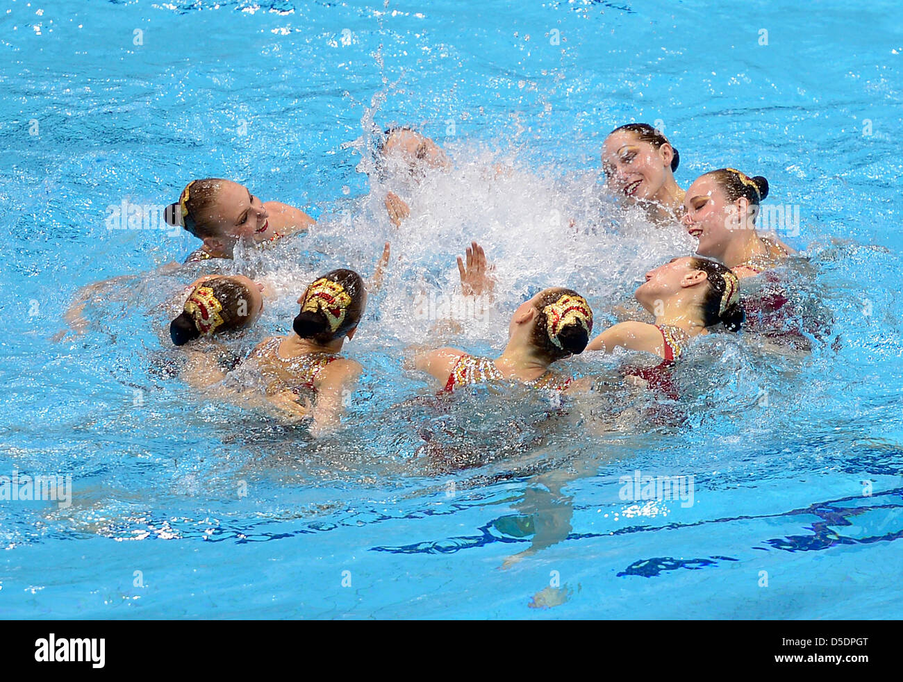 Russian federation synchronised swimming team hi-res stock photography ...