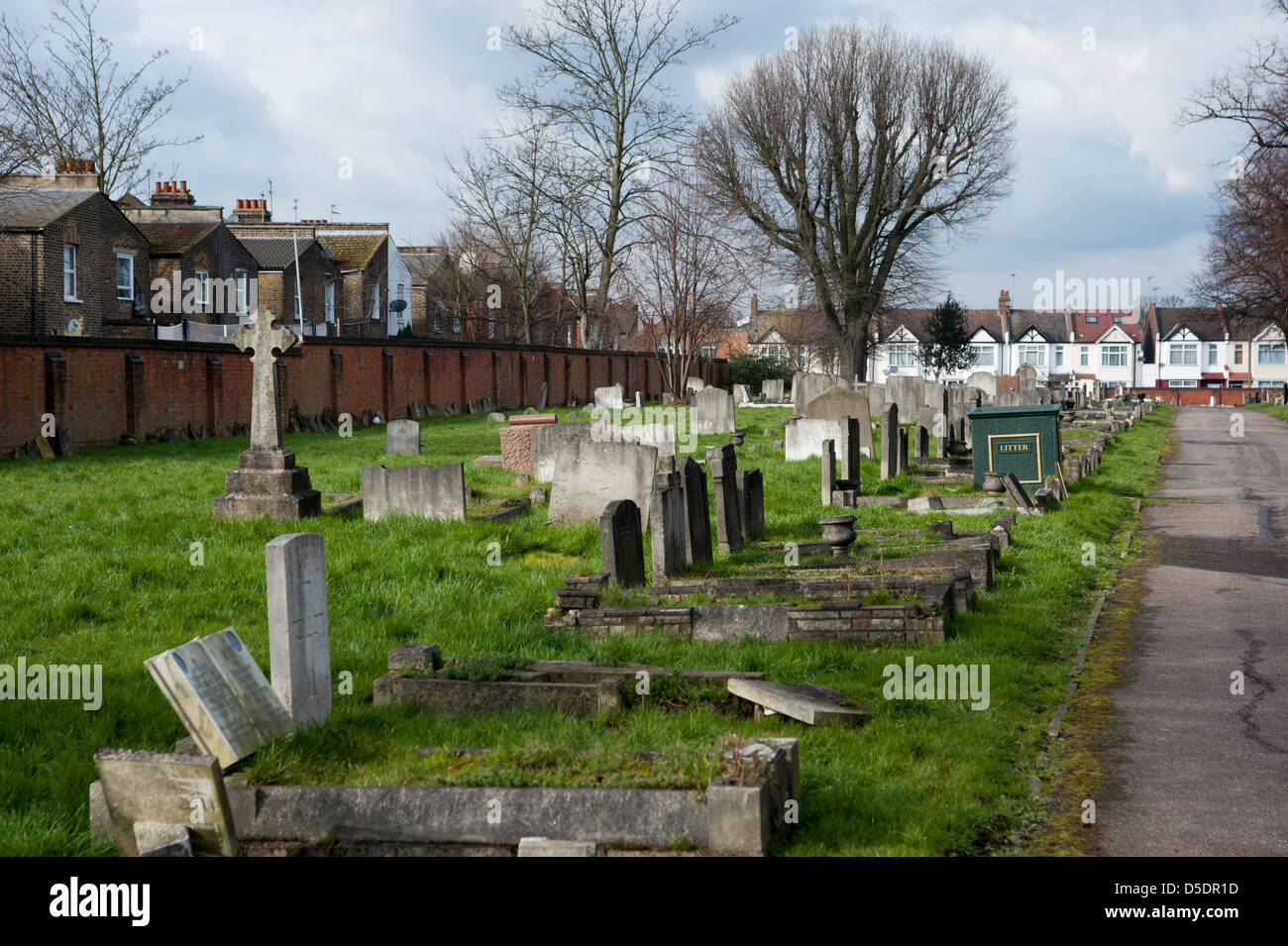 Willesden cemetery hi-res stock photography and images - Alamy