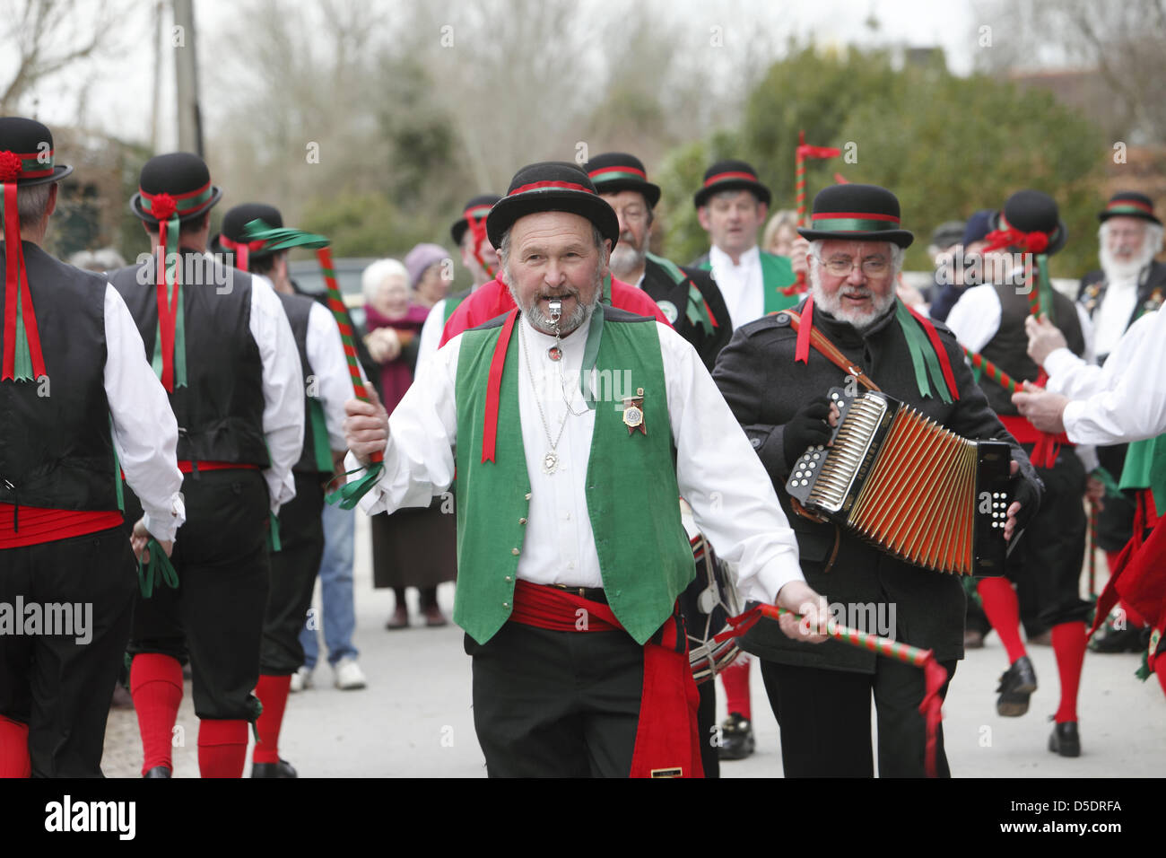 Chanctonbury Ring Morris Men dance outside the pub in Alciston, East ...