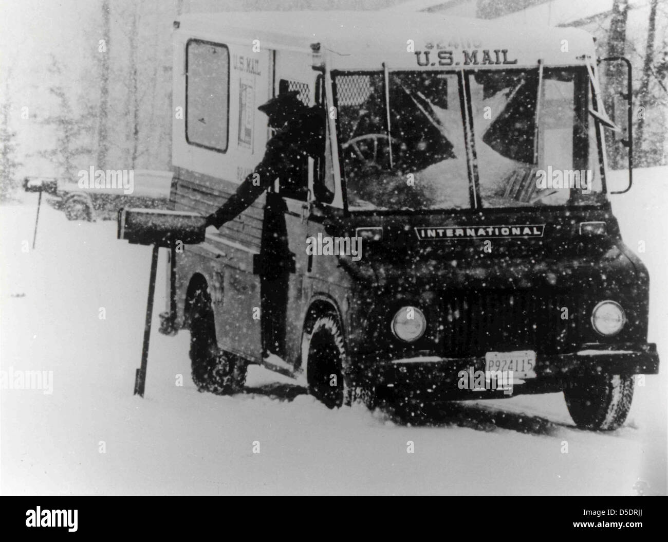 Delivering letter 1950s hi-res stock photography and images - Alamy