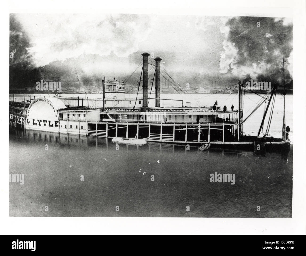 Ohio river steamboat Cut Out Stock Images & Pictures - Alamy