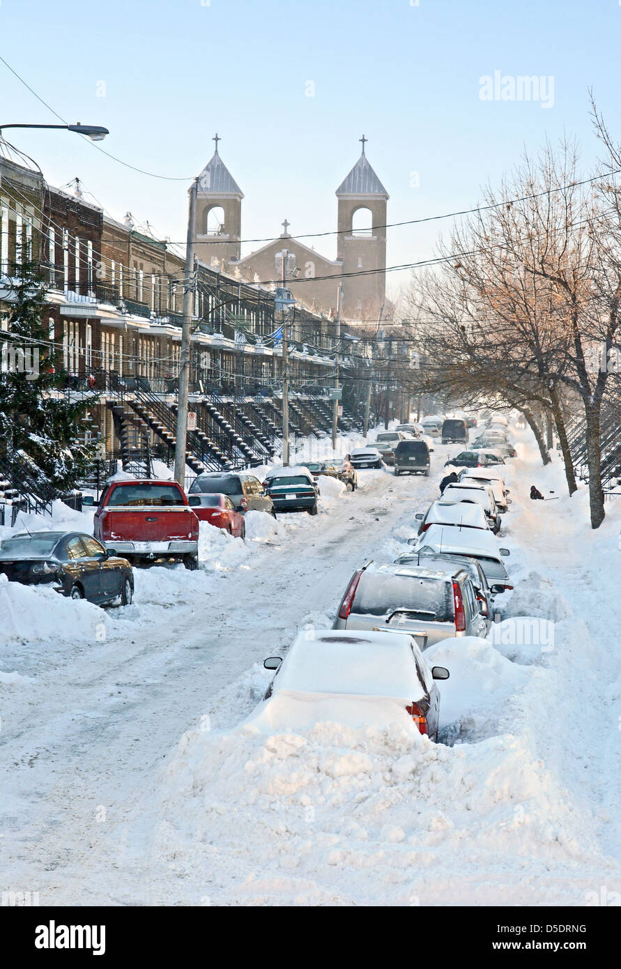 Montreal street after snow storm hi-res stock photography and images ...