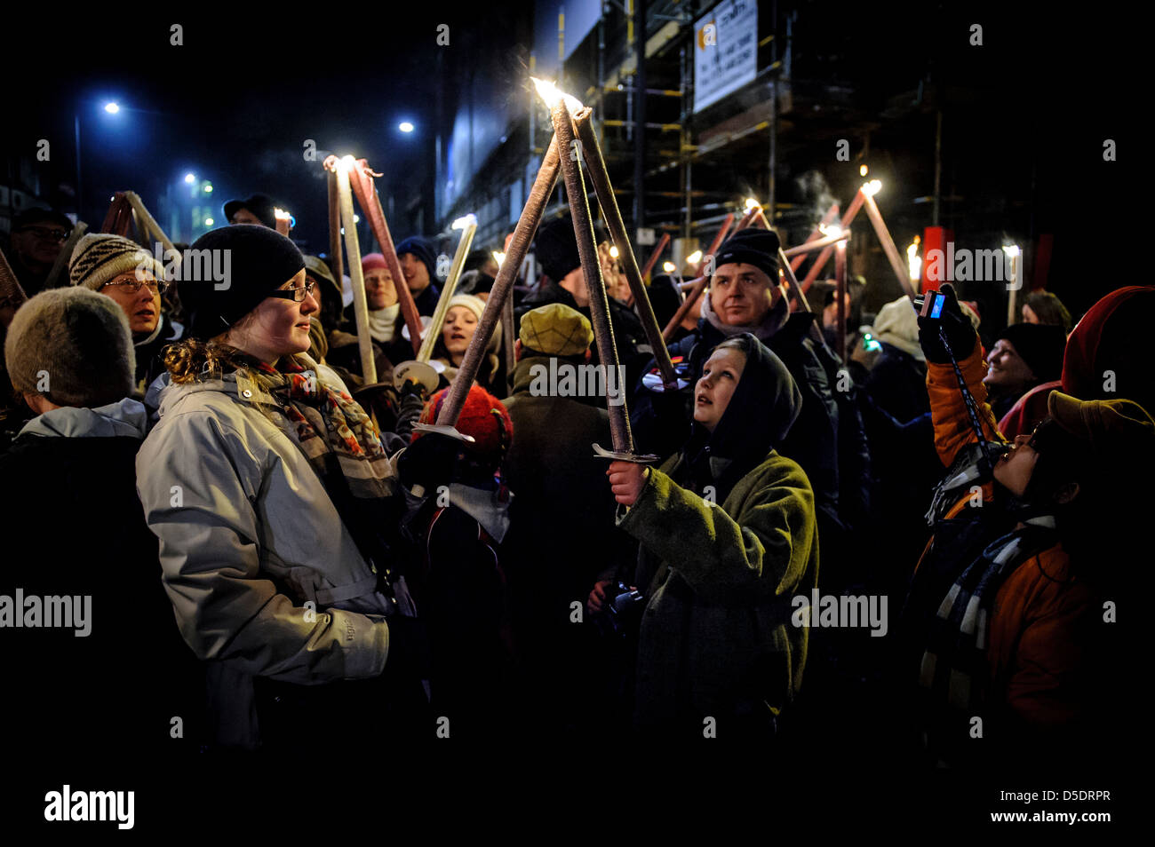 Spectacular torchlight procession in Edinburgh to launch the hogmanay ...