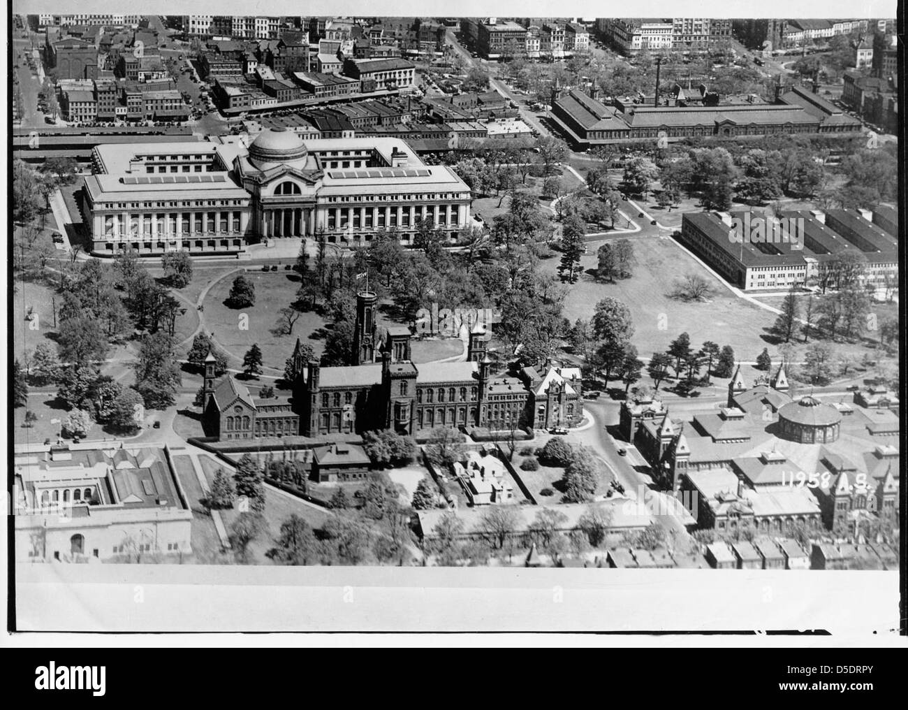 The smithsonian castle Black and White Stock Photos & Images - Alamy