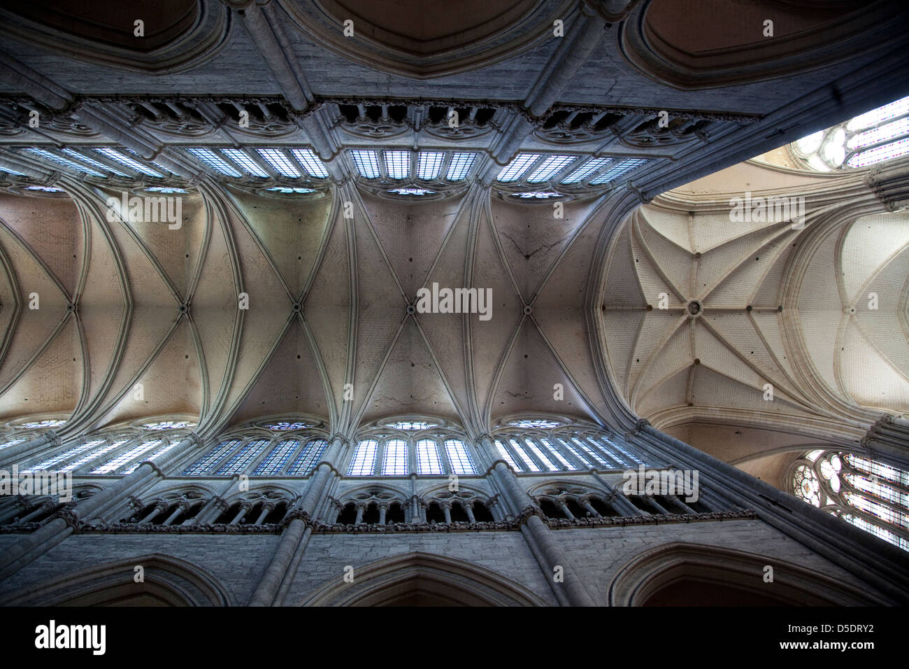 Amiens cathedral arch hi-res stock photography and images - Alamy