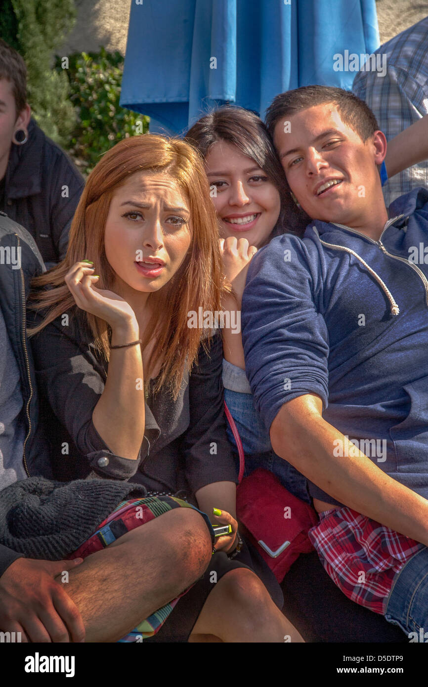 Spanish teenagers talking close hi-res stock photography and images - Alamy