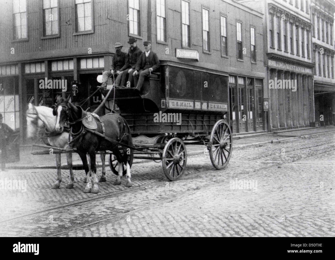 Horse drawn wagon 1800s hi-res stock photography and images - Alamy