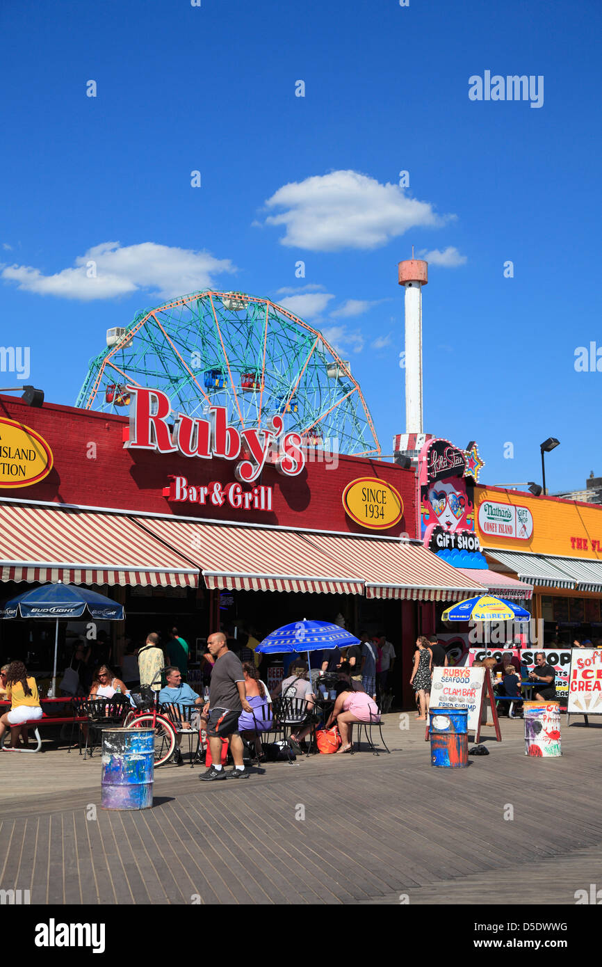 Ruby's Bar & Grill, Boardwalk, Coney Island, Brooklyn, New York City ...