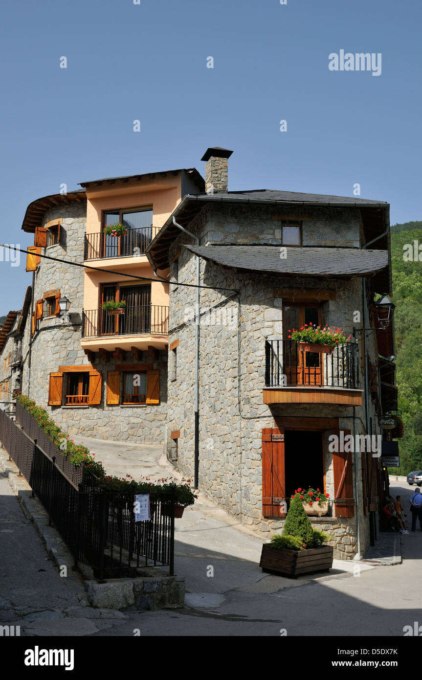 Old rustic houses hi-res stock photography and images - Alamy