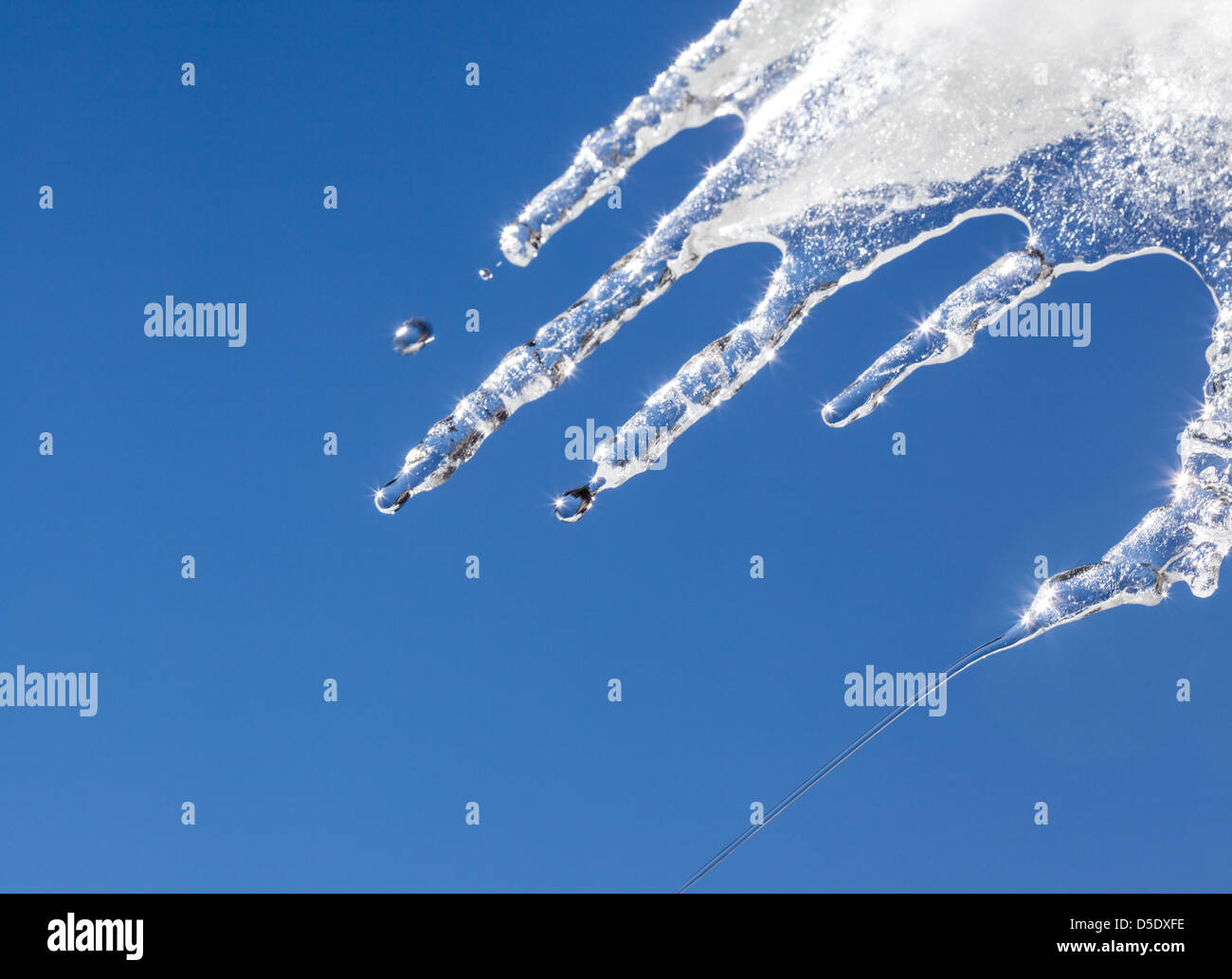 Ice snow drip from roof hi-res stock photography and images - Alamy