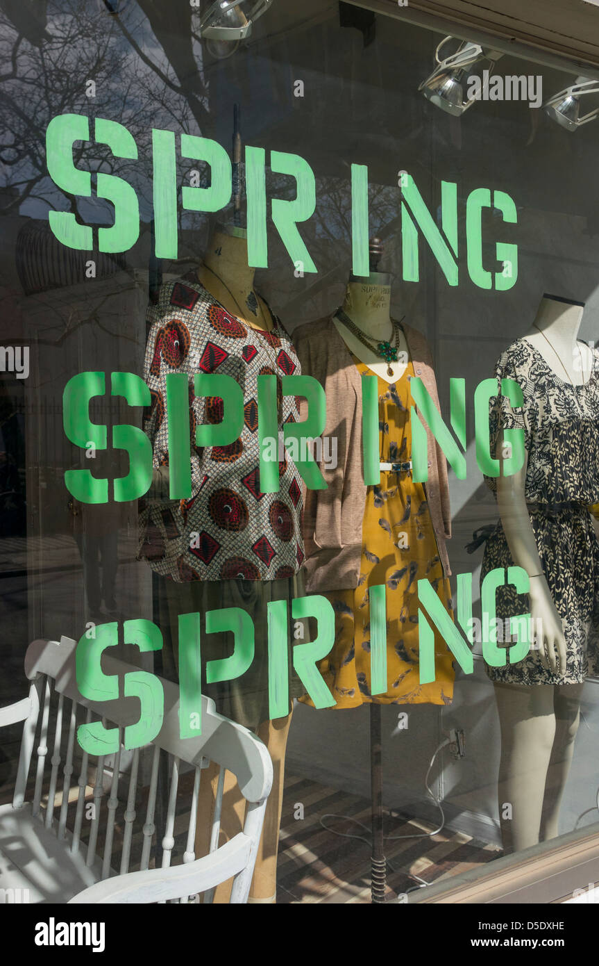 Spring fashion hi-res stock photography and images - Alamy