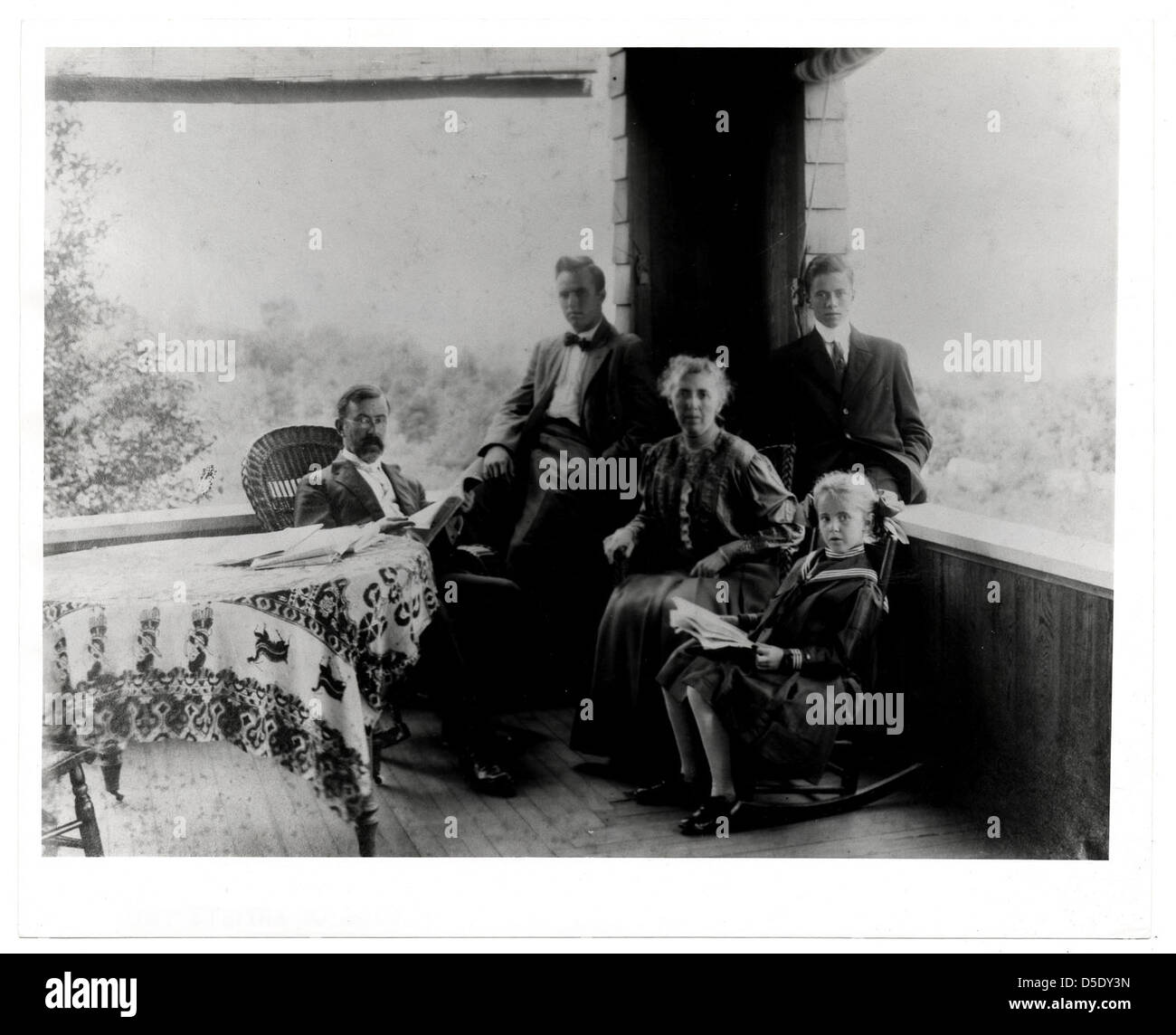 Family and artists Cut Out Stock Images & Pictures - Alamy