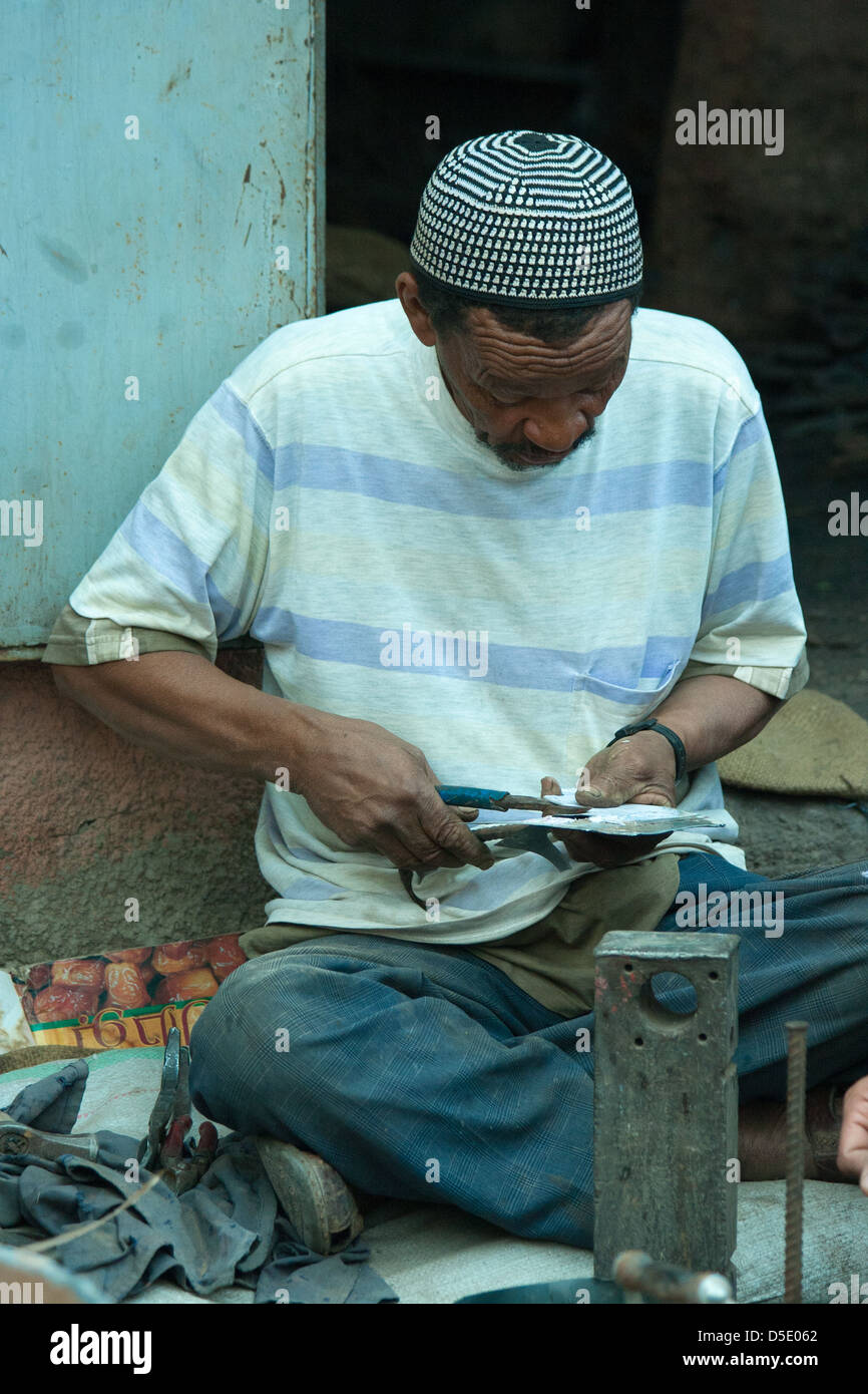 African shoemaker hi-res stock photography and images - Alamy