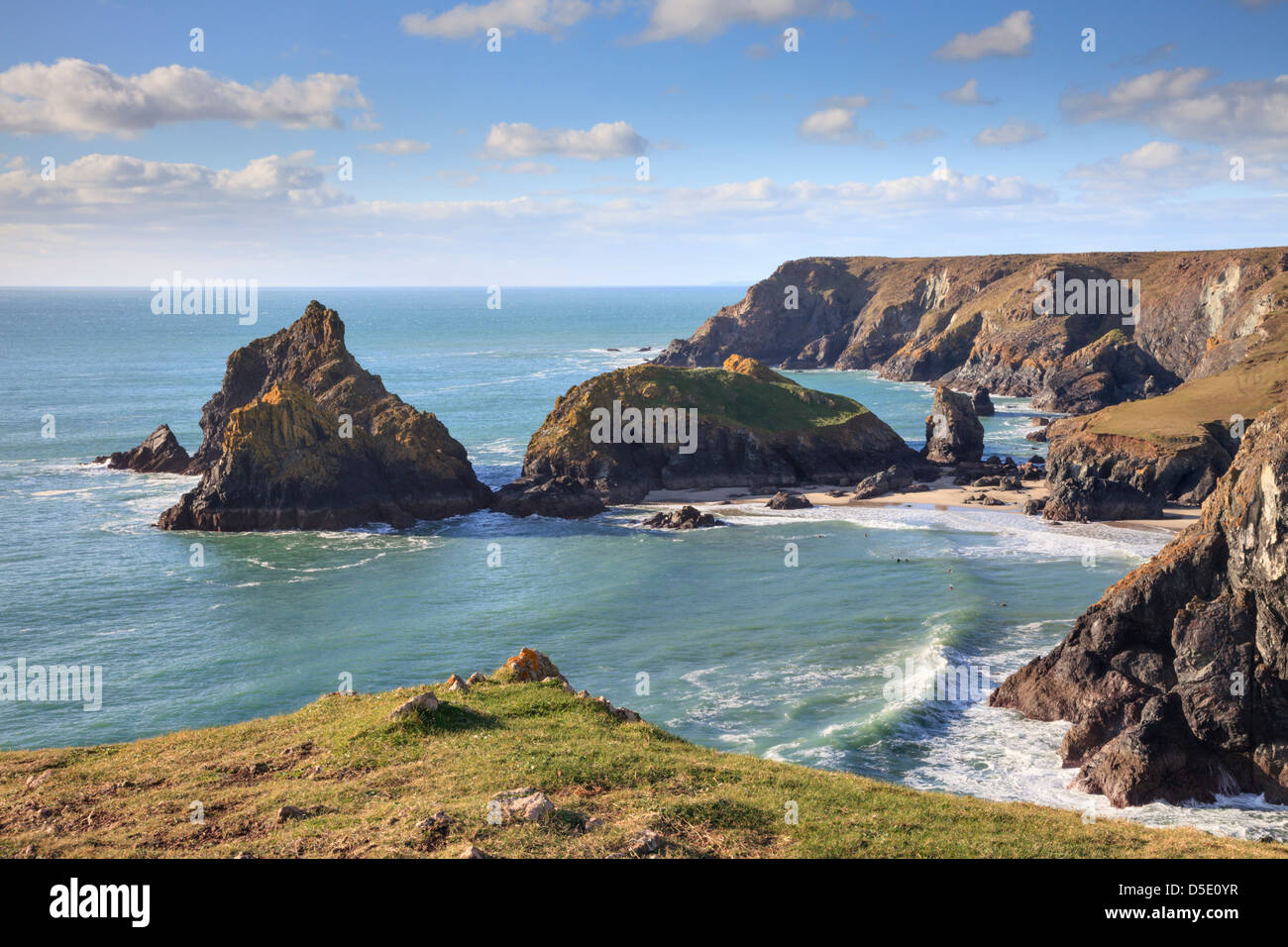 Kynance Cove on Cornwall's Lizard Peninsular Stock Photo - Alamy