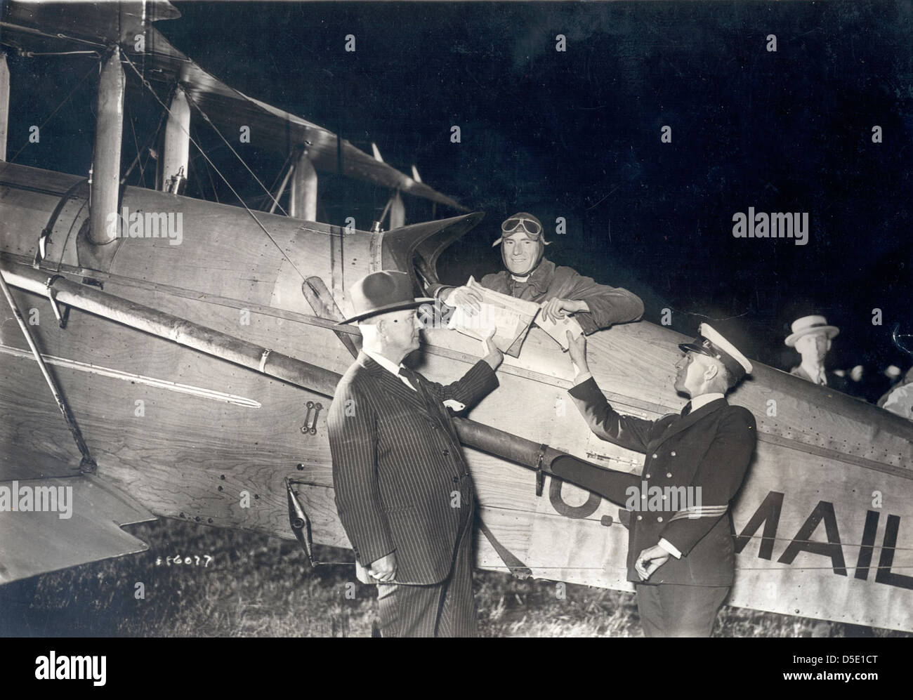 De havilland d h 4 biplane hi-res stock photography and images - Alamy