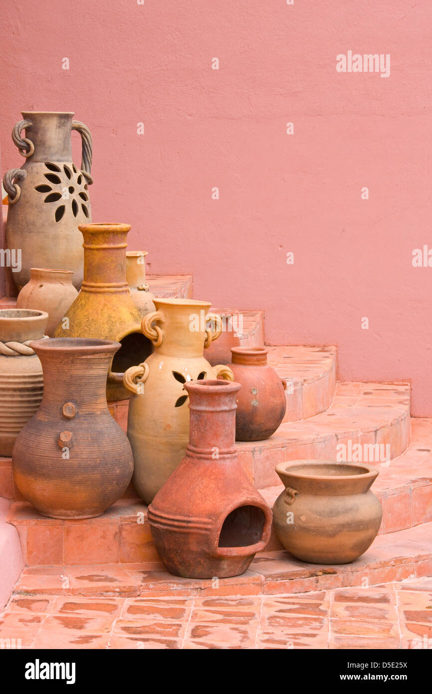 Colonial pottery hi-res stock photography and images - Alamy