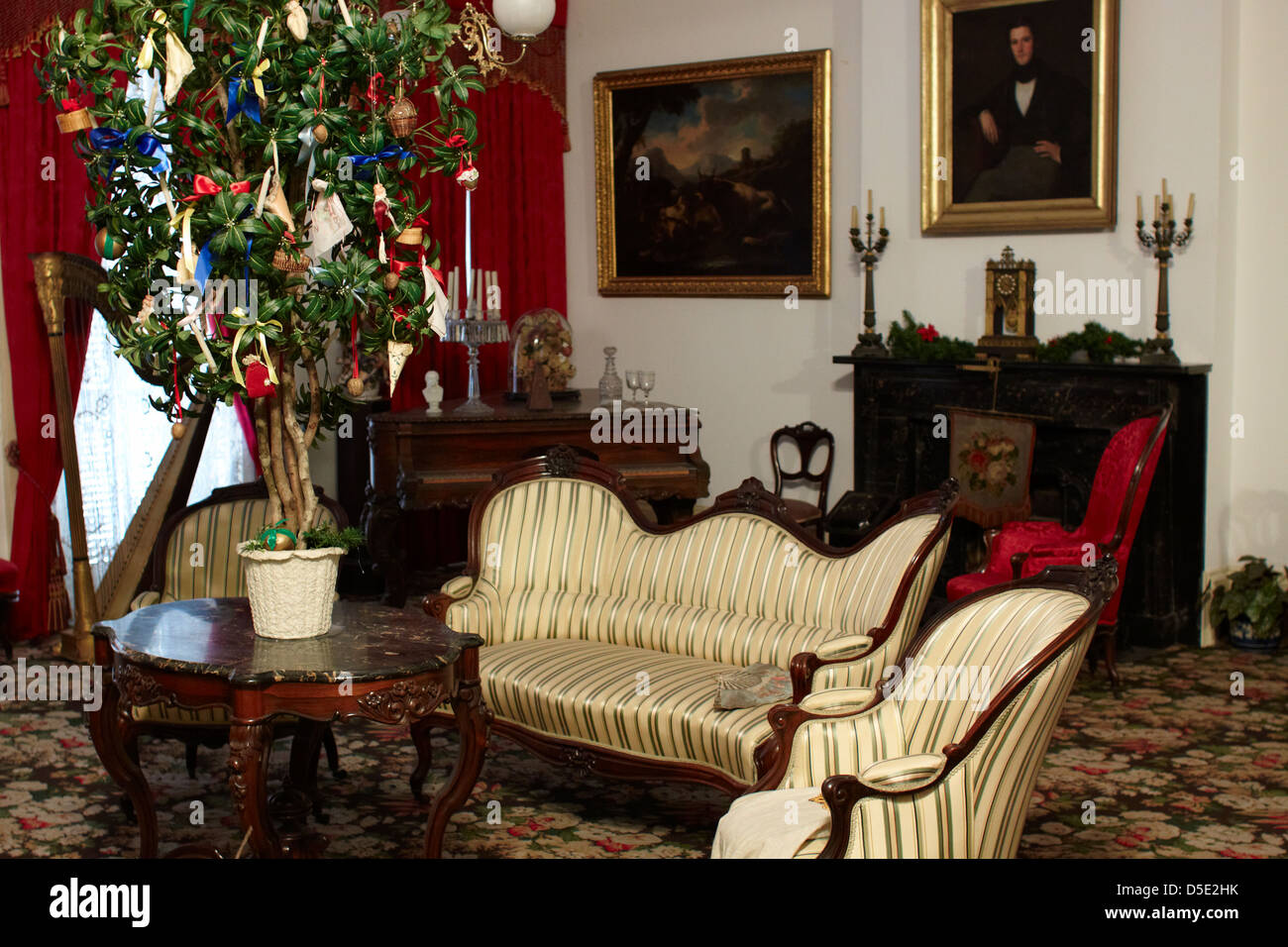 1850 house room hi-res stock photography and images - Alamy