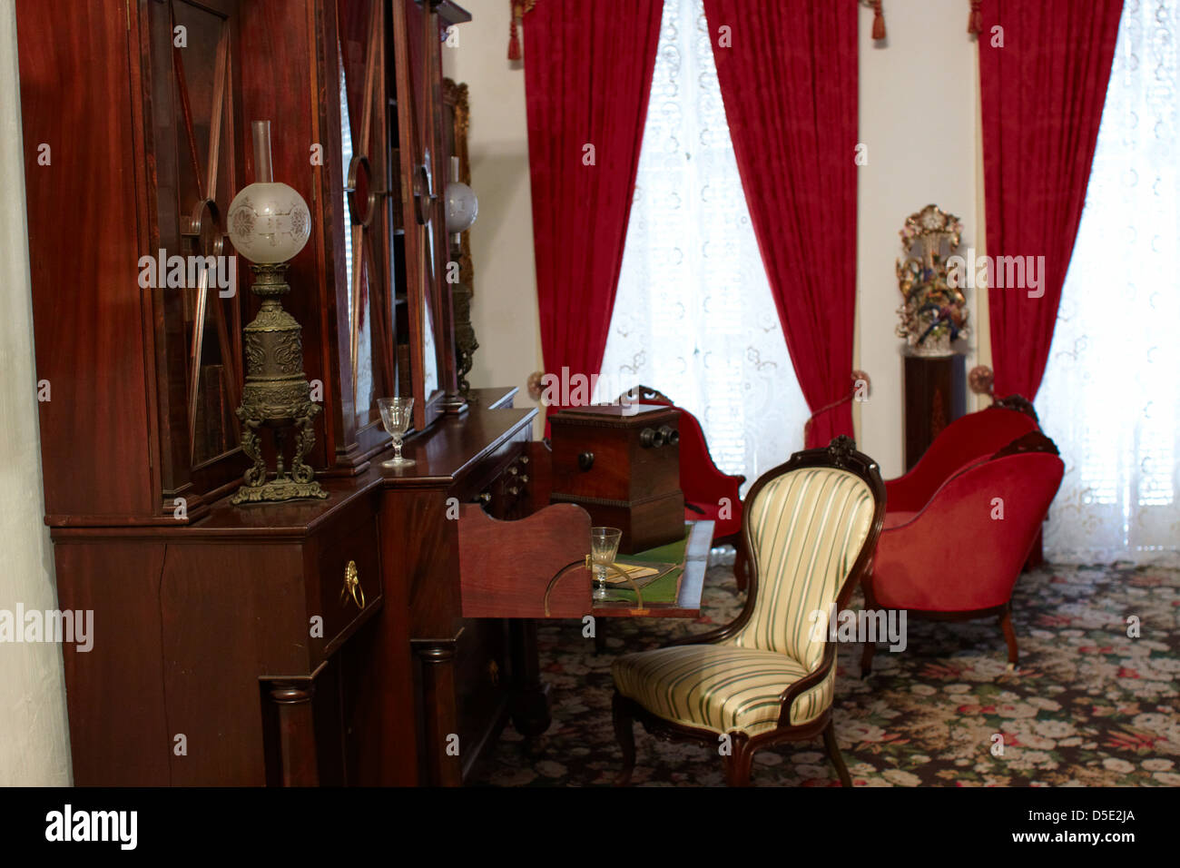 1850 house room hi-res stock photography and images - Alamy