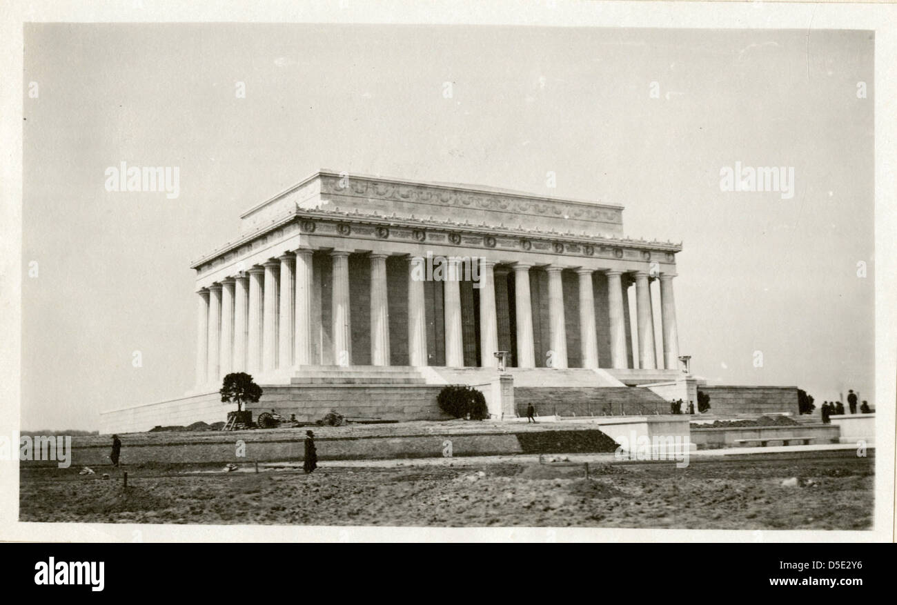 The Lincoln Memorial, designed by architect Henry Bacon, is one of the ...