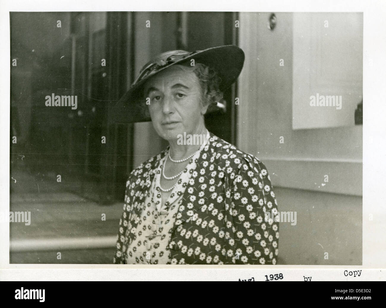 Lady gregory hi-res stock photography and images - Alamy