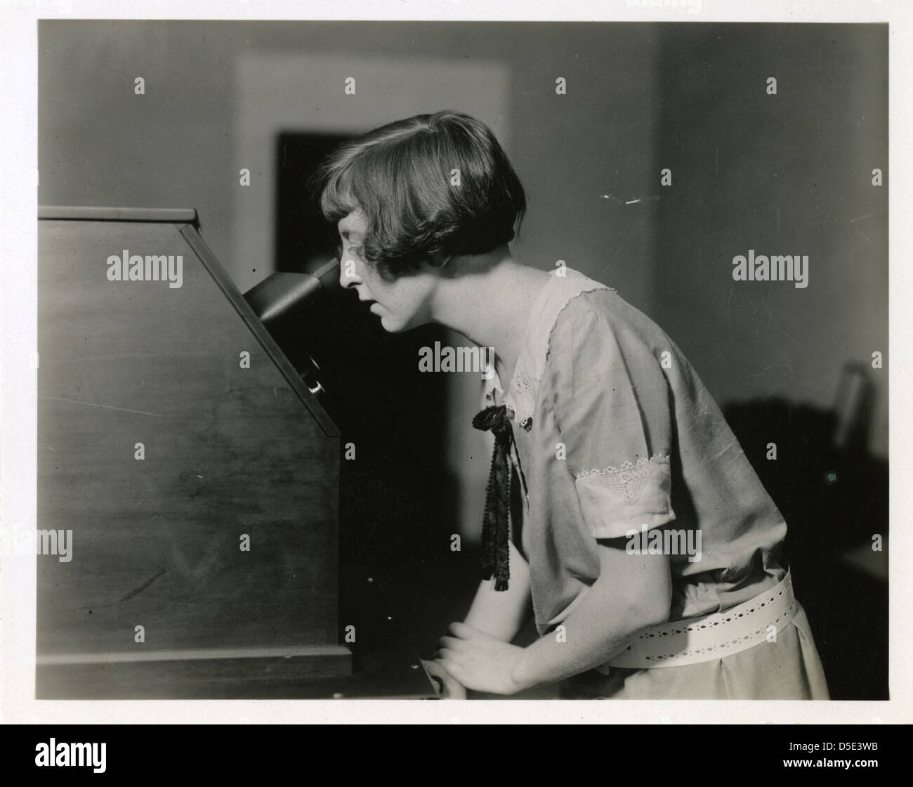 Early 1900s female models hi-res stock photography and images - Alamy