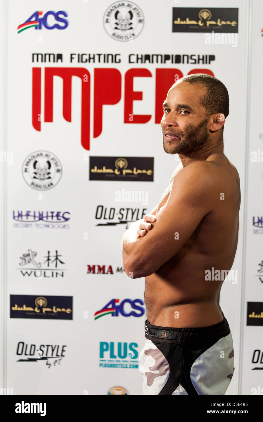 Pre fight hi-res stock photography and images - Alamy