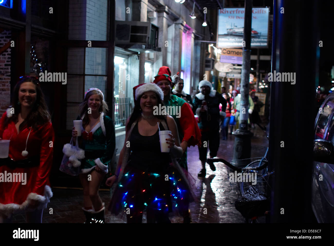 Santa with elves hi-res stock photography and images - Alamy