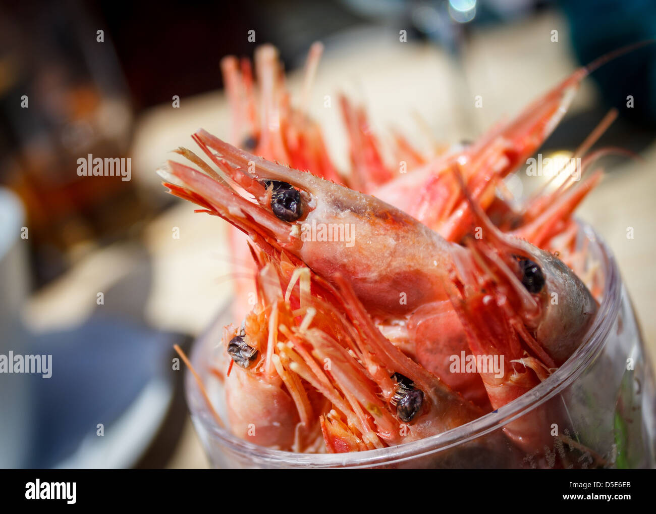 Pint of prawns hi-res stock photography and images - Alamy
