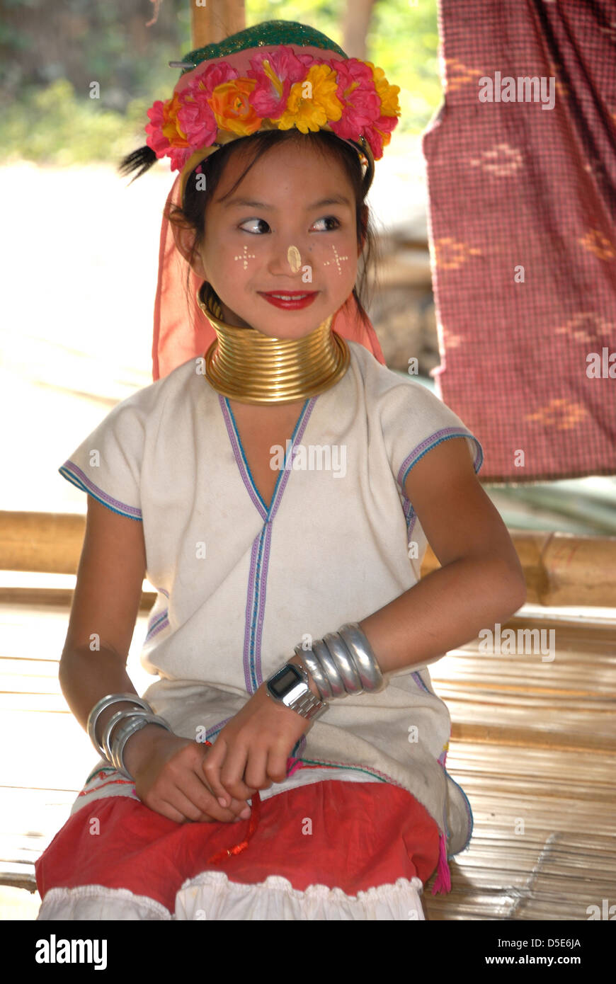 Long neck girl High Resolution Stock Photography and Images - Alamy