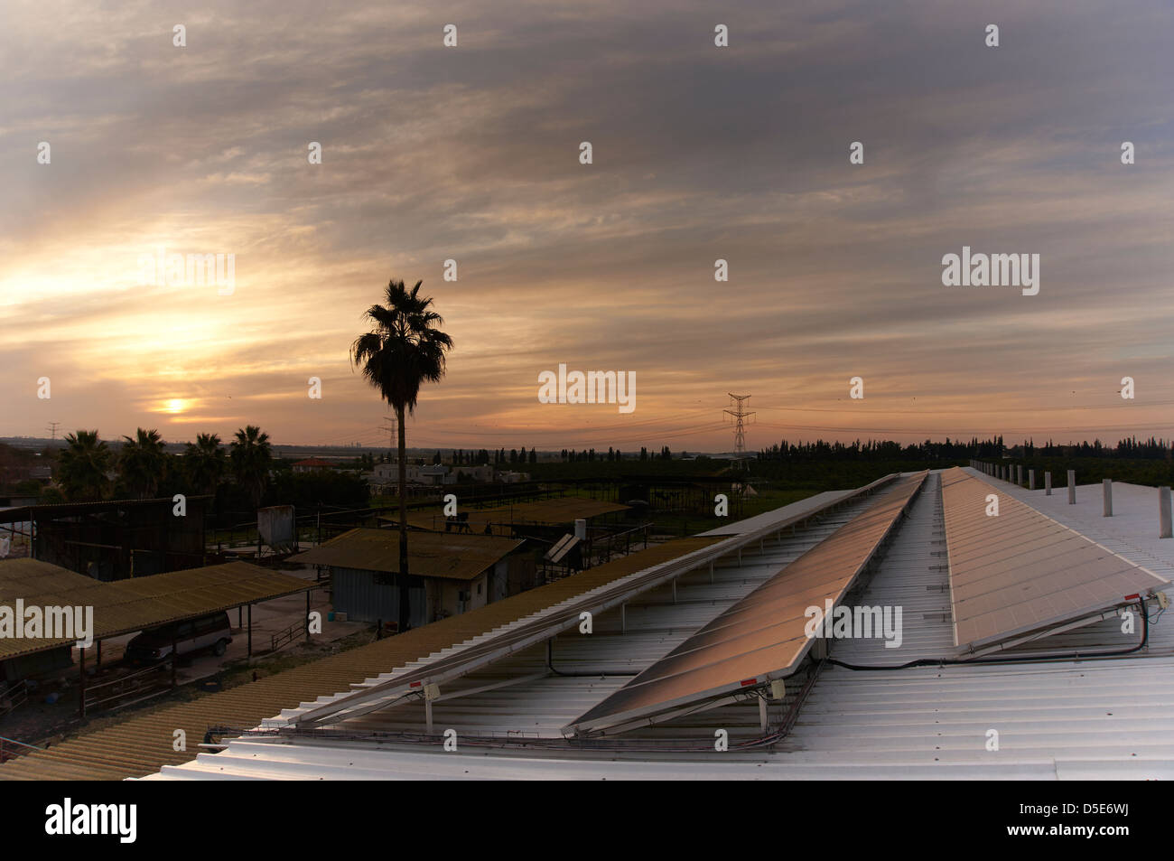 Sun energy capture hi-res stock photography and images - Alamy