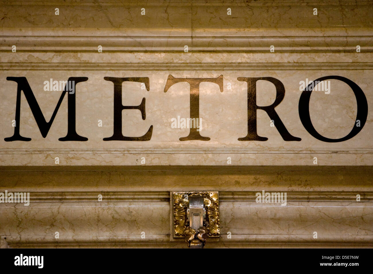 Train station ticket office sign hi-res stock photography and images ...