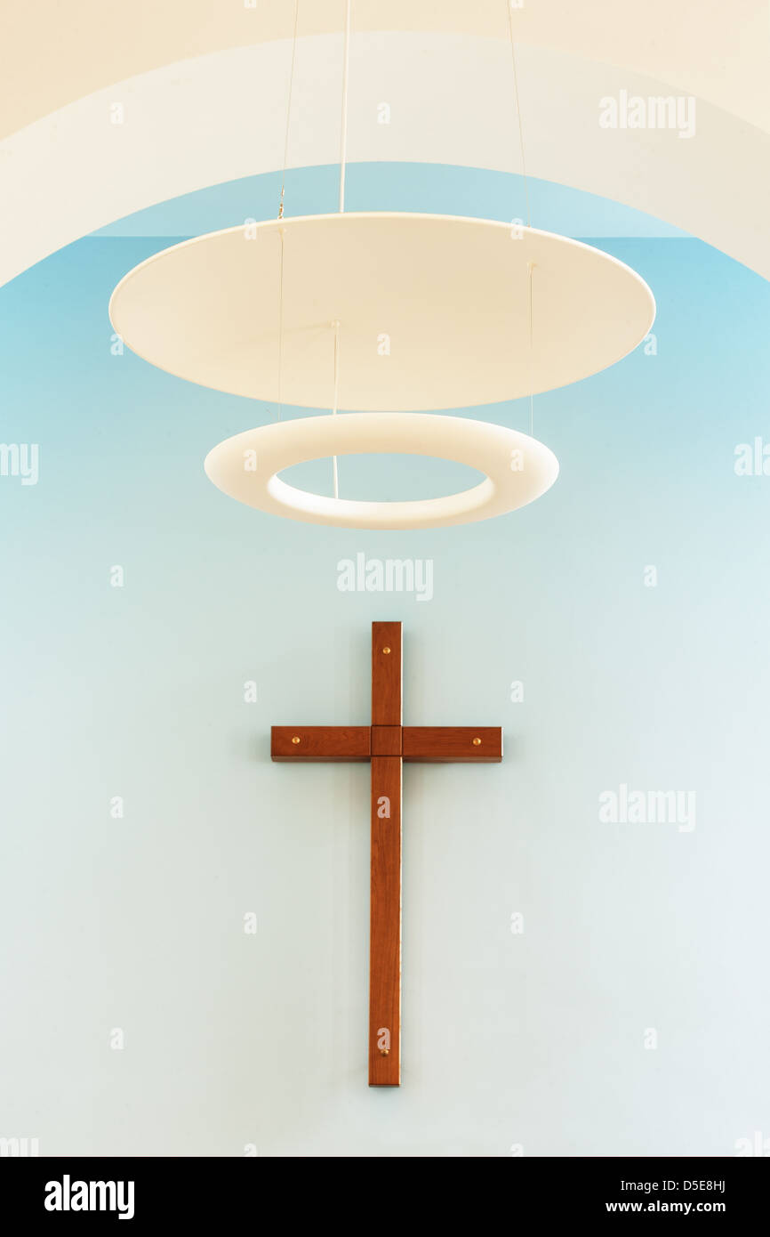 Wooden cross with nimbus Stock Photo - Alamy