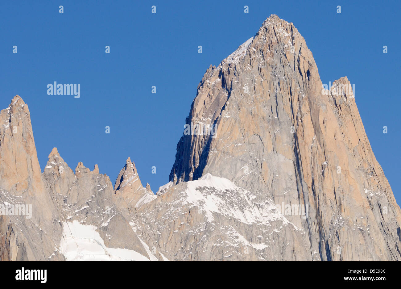 The summit of Monte Fitz Roy (Cerro Chaltén, Cerro Fitz Roy, Mount Fitz ...