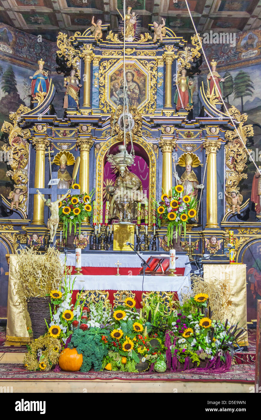 Altar in st john the baptist church hi-res stock photography and images ...