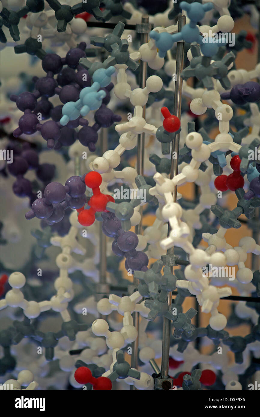 Molecular bond hi-res stock photography and images - Alamy