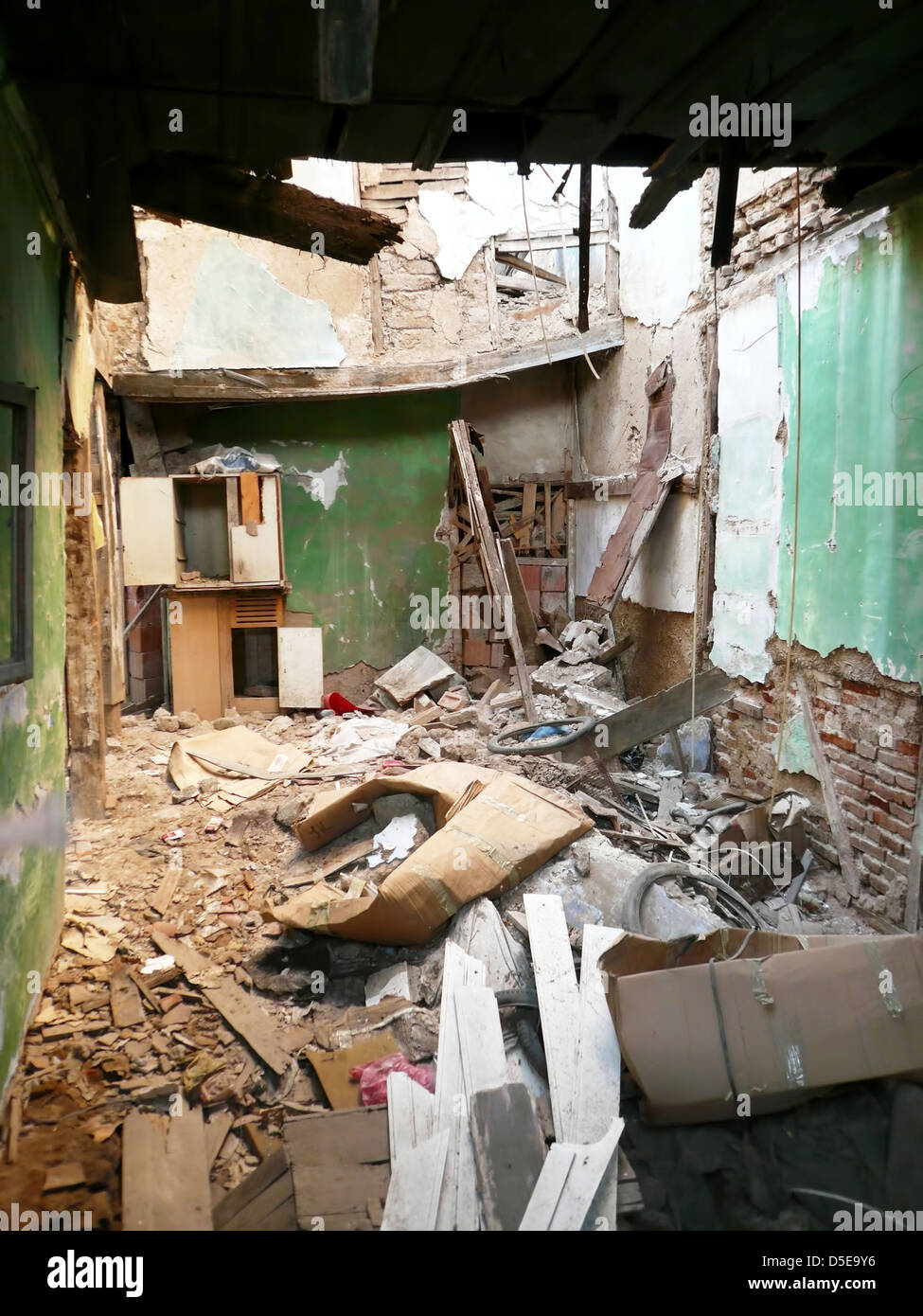 Inside a wrecked building hi-res stock photography and images - Alamy