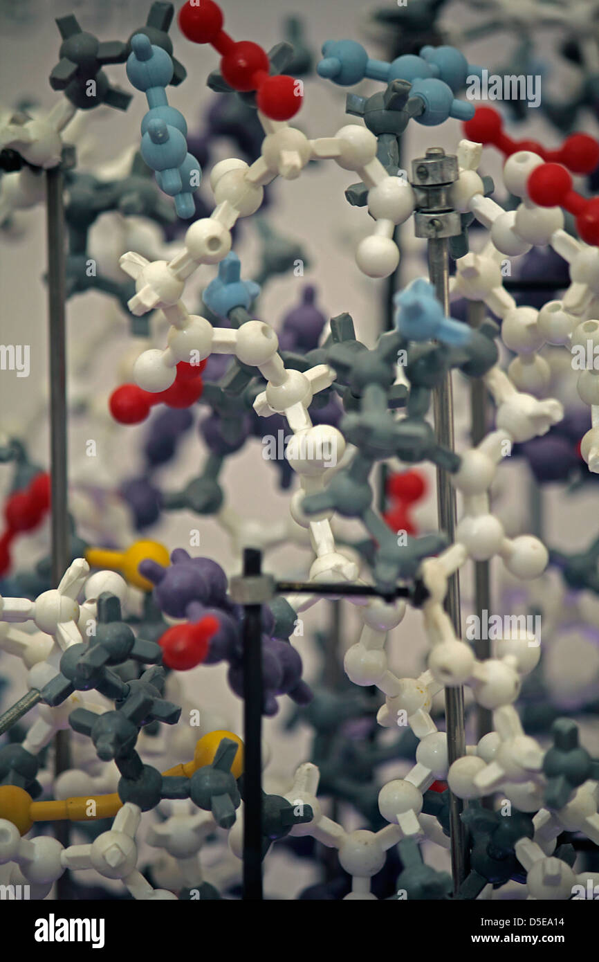 Molecular bonding hi-res stock photography and images - Alamy