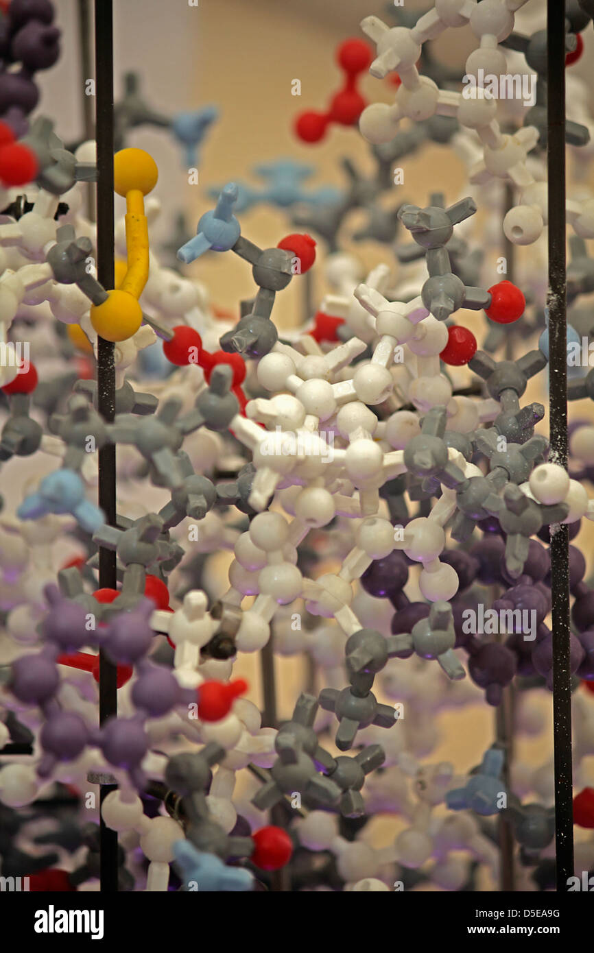 Colorful molecular model red hi-res stock photography and images - Alamy