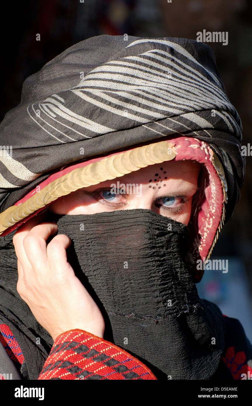 A young woman in a traditional Bedouin dress, Palmyra, Syria Stock ...