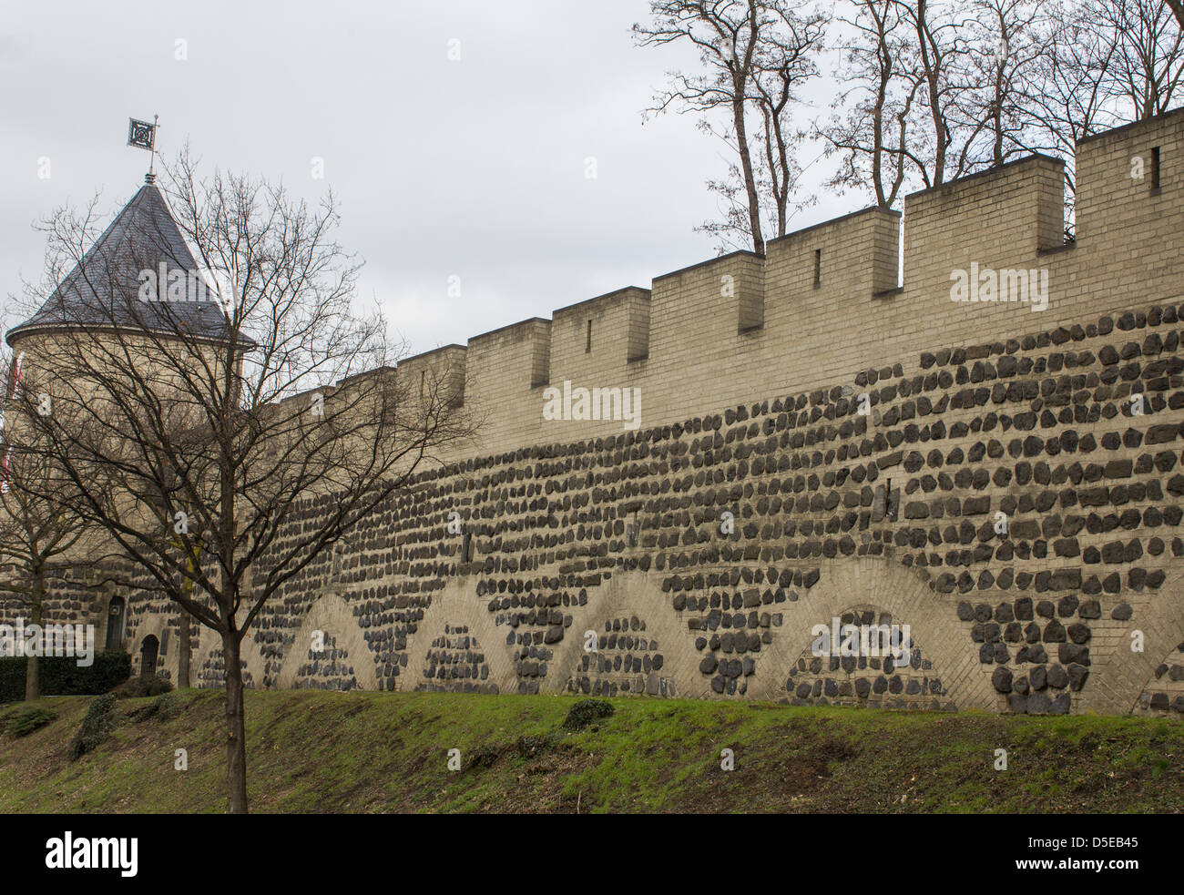 part of the old cologne city wall Stock Photo - Alamy