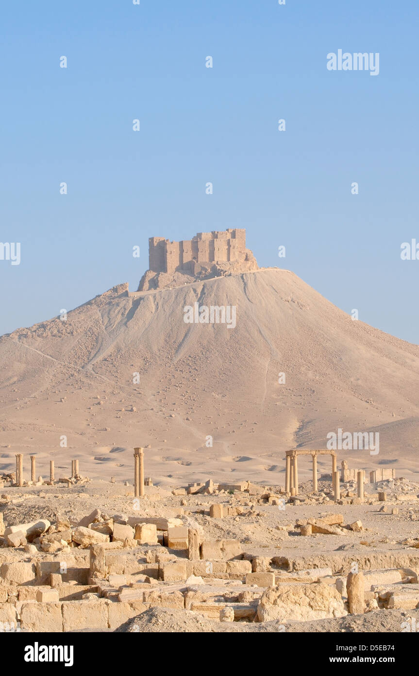 Run down medieval castle ruins hi-res stock photography and images - Alamy